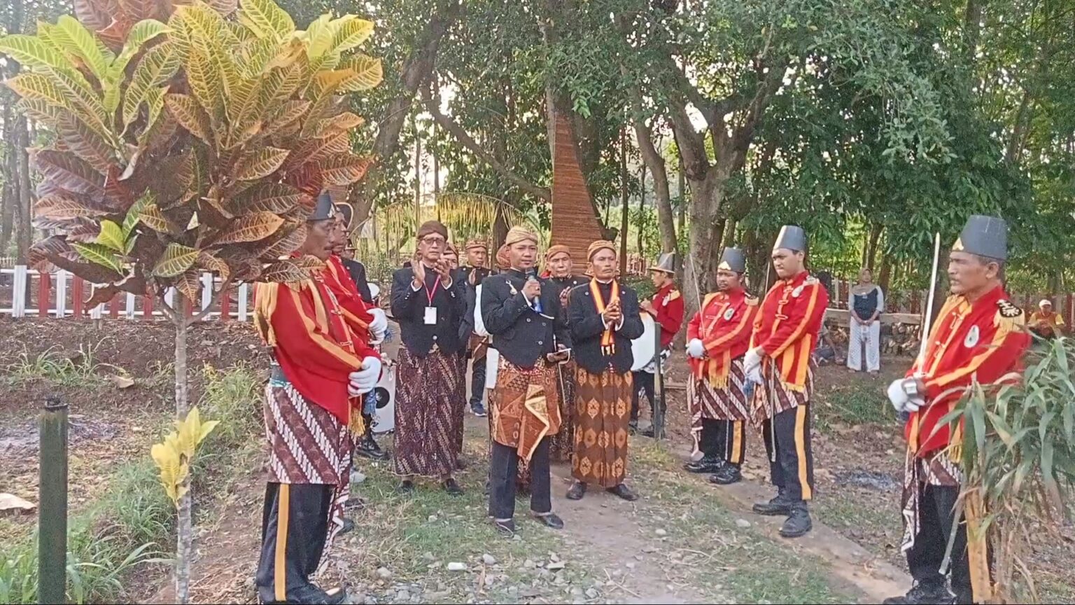 Kuda, Pusaka, dan Doa Syukur: Warga Pojok Rayakan Tradisi Bersih Desa ...